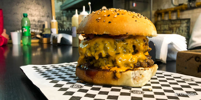 Las hamburguesas de Paris Burger en un sucucho del centro porteño - Sir ...