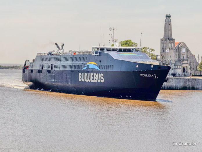 Viaje a Montevideo en el ferry de Buquebus a Colonia y luego micro ...