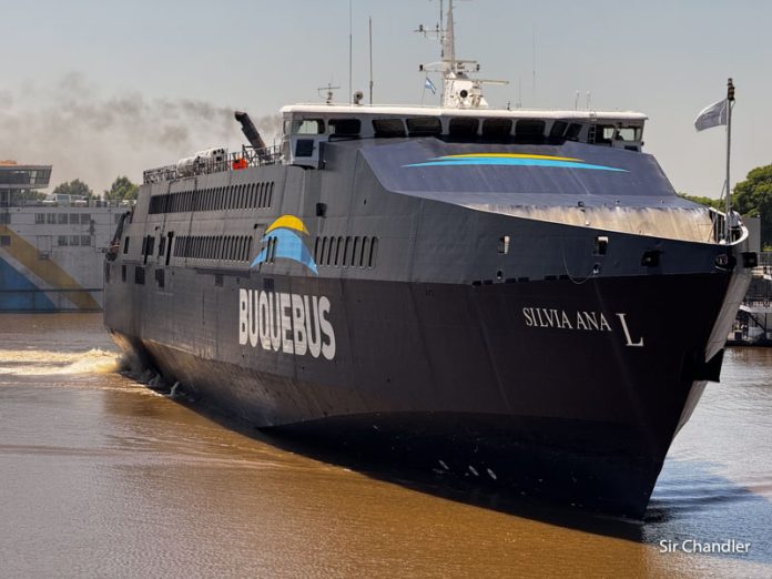 Viaje a Montevideo en el ferry de Buquebus a Colonia y luego micro ...