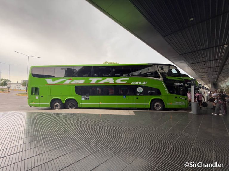 Probando Starlink en un micro de Via Tac desde Mendoza - Sir Chandler