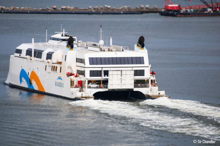 Volvió a navegar el Francisco de Buquebus - Sir Chandler